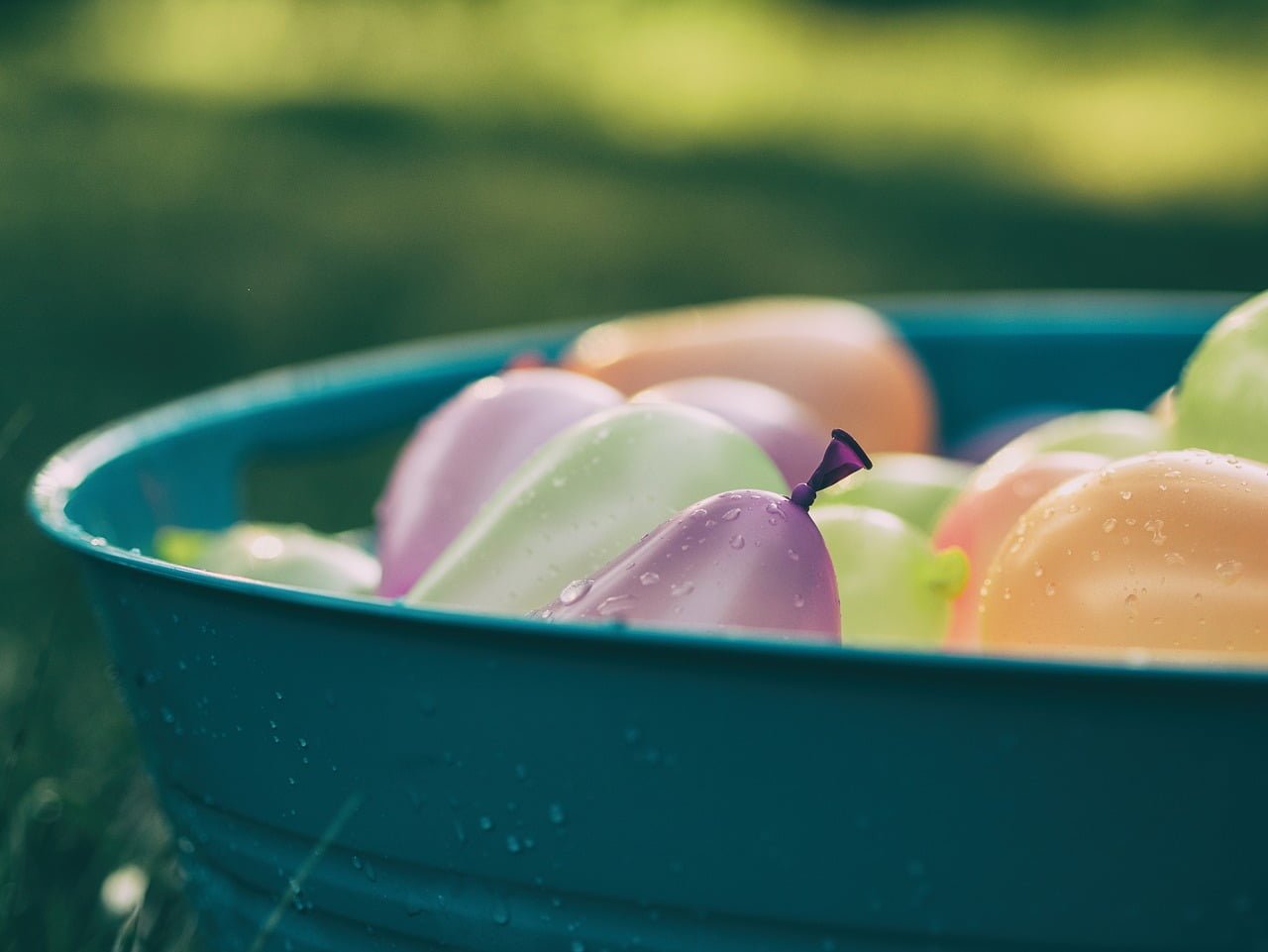 Hot Tips For Cool Fun With Water Balloons - Yards Improved